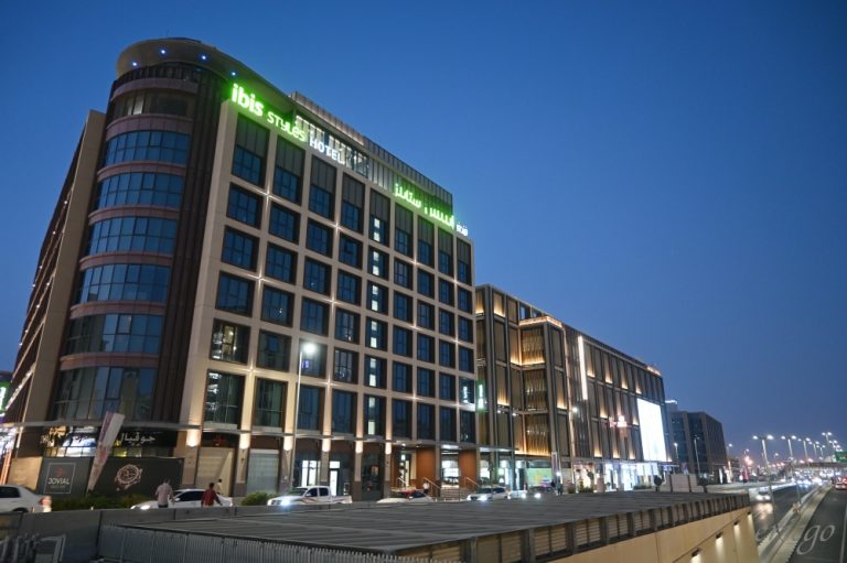 杜拜｜ibis Styles Dubai Deira - 杜拜舊城區新開幕飯店推薦，出門就是黃金市集及地鐵站！ - 艾瑞克 Go
